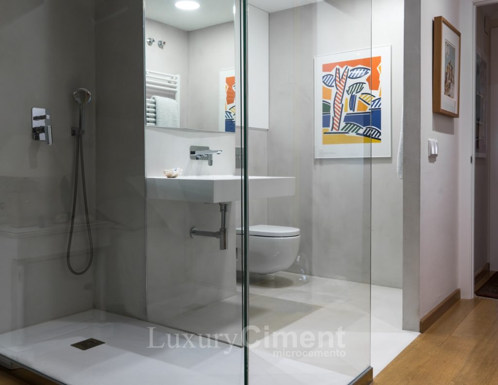 Microcemento en baños para reformar sin escombros